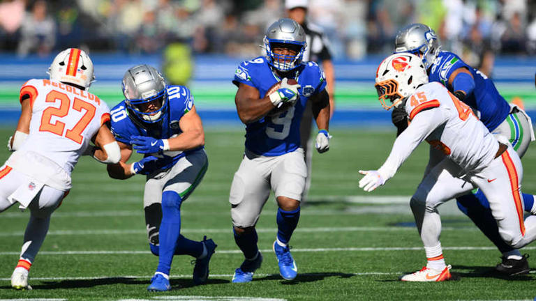 NFL Week 6 Start 'Em & Sit 'Em: Kenneth Walker III Vs. Jaylen Warren