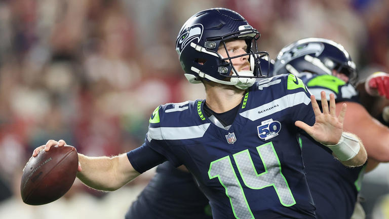 Seahawks HC Mike Macdonald Sends Strong Message on Demarcus Lawrence’s ...