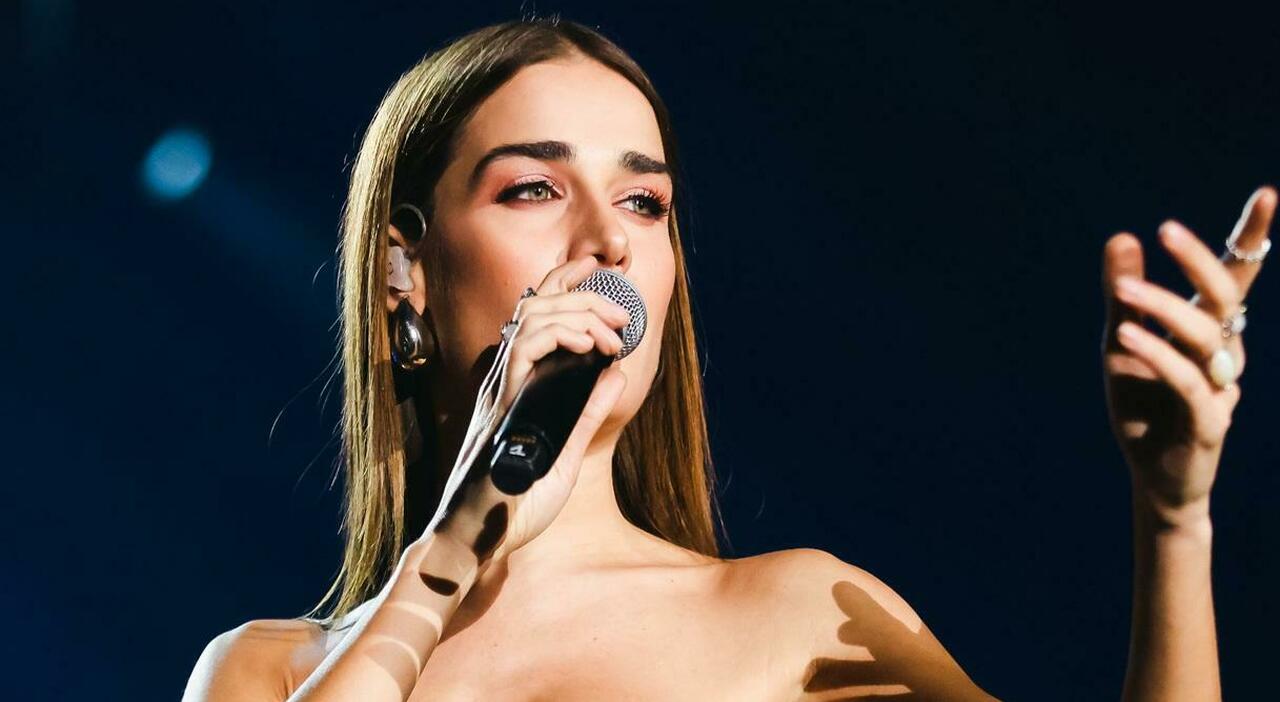 Clara Soccini a Verissimo, chi è la cantante: età, gli esordi, il ...
