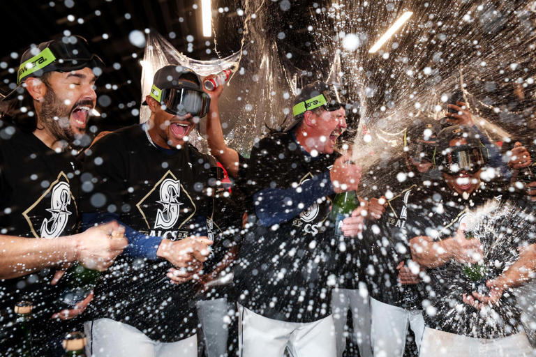 The Wild Five-Hour, 15-Inning Epic That Finally Sent the Mariners Back ...