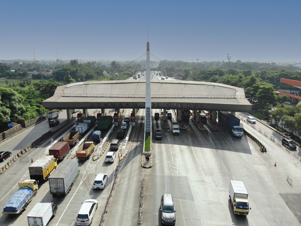 Nekat Jualan di Bahu Tol Tangerang-Merak, Pedagang Kopi Didenda Segini