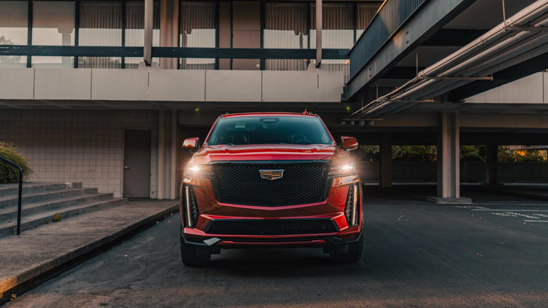 Cadillac Escalade couldn’t stop turning its own headlights on, the ...