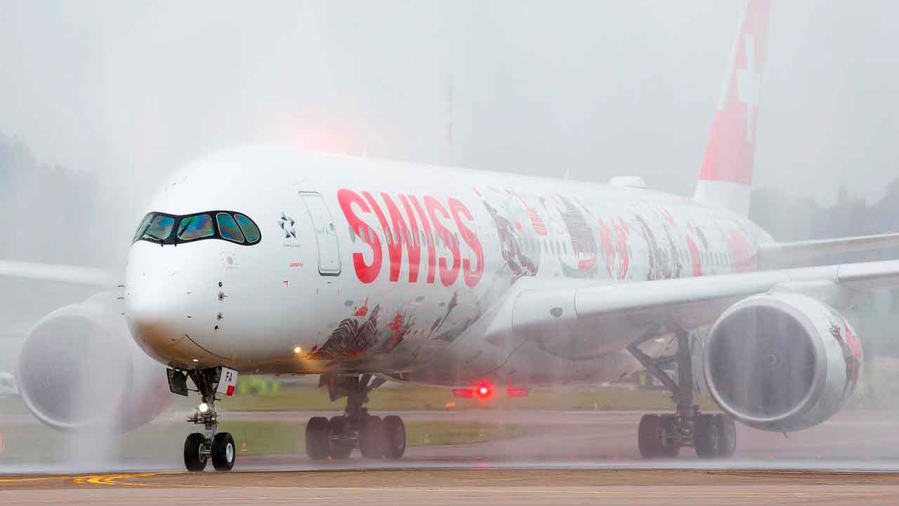 Swiss receives its first Airbus A350 “Wanderlust” and begins a new era ...
