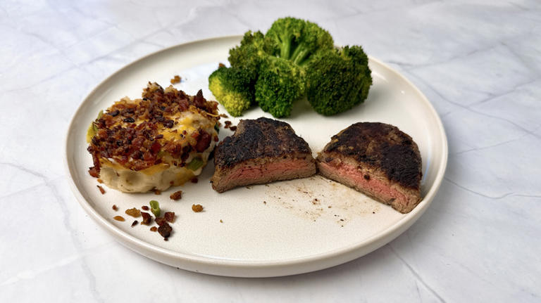 Who Has The Better Steak: Chili's Or Applebee's?