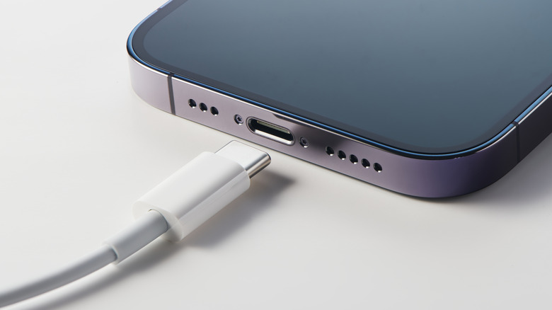 How Fast Is The USB Port On The iPhone 17?