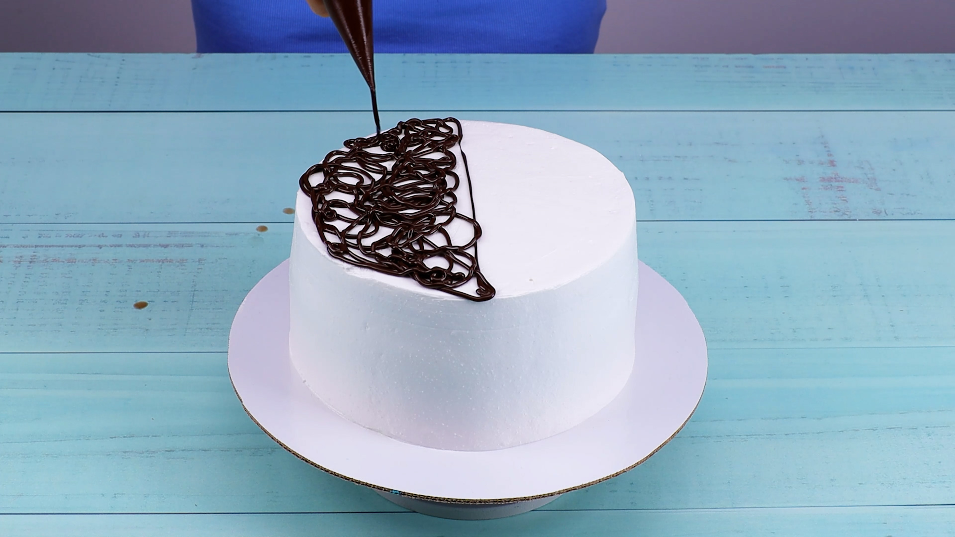 Simple Chocolate Cake Decorating Tutorial