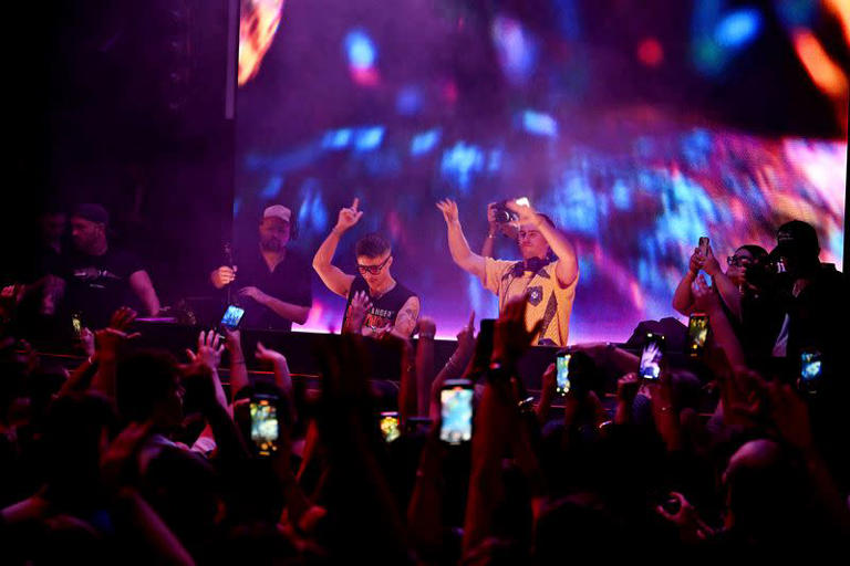 Alex Cooper, Erika Jayne, Kathy Hilton & Other Stars Spotted at ...