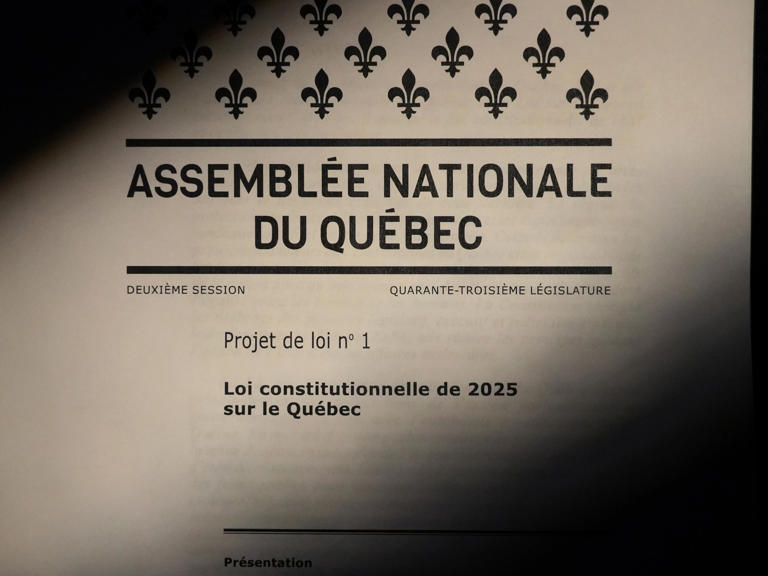 Fronde des partis d’opposition contre le projet de Constitution du Québec