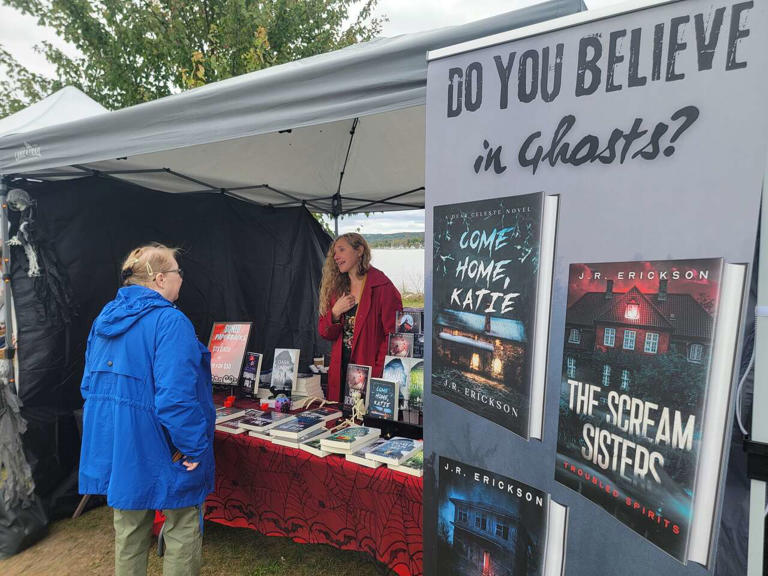 Crowds fill Frankfort for fall festival