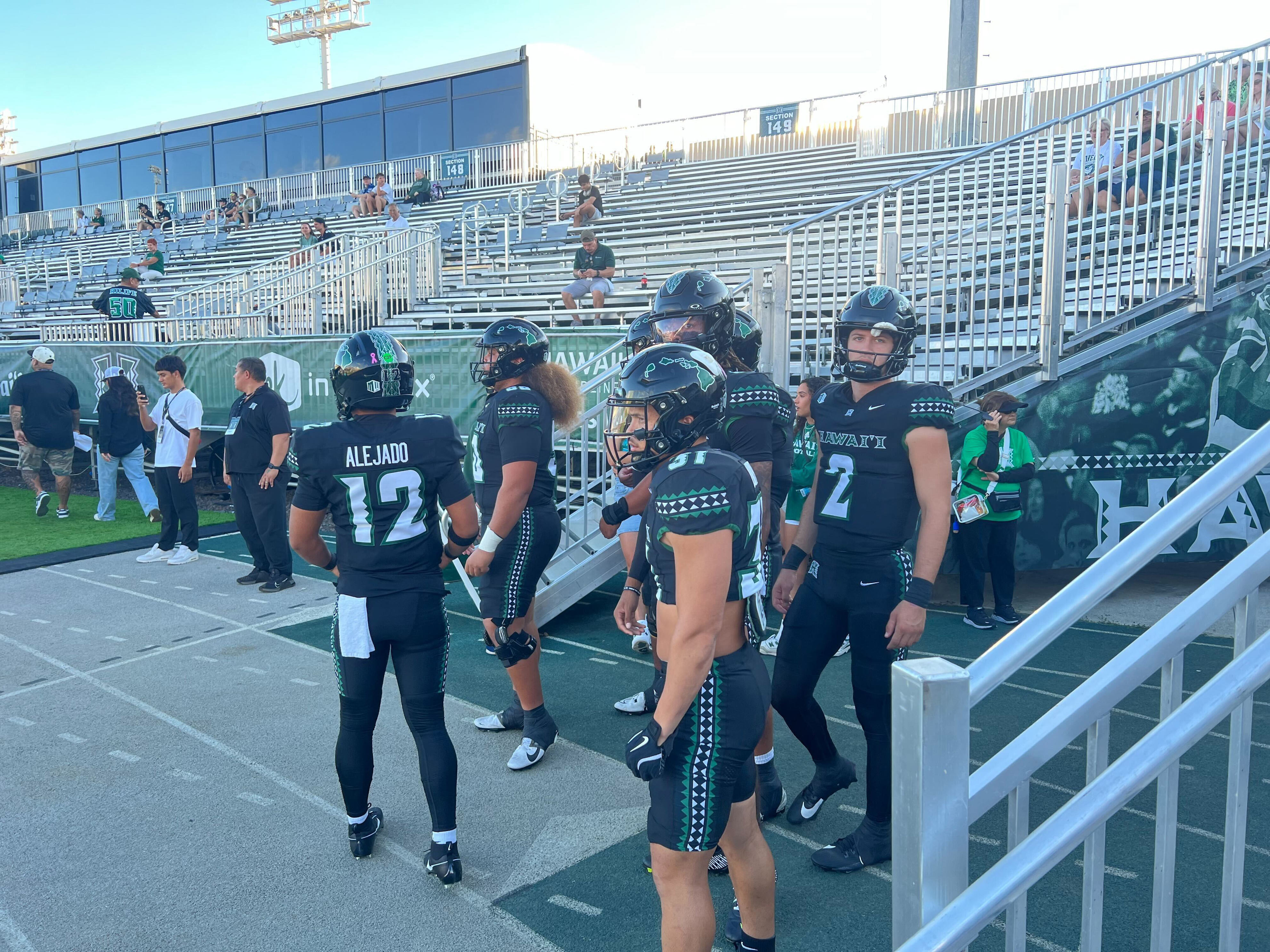 ‘Bows win against Utah State, 44-26