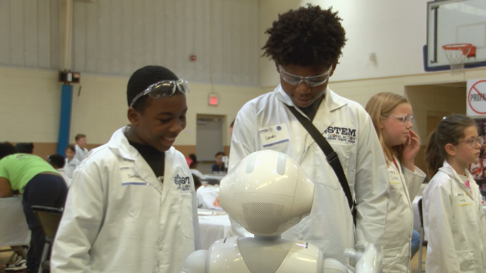 Kids in Gulfport get hands-on with science at STEM Global Action event