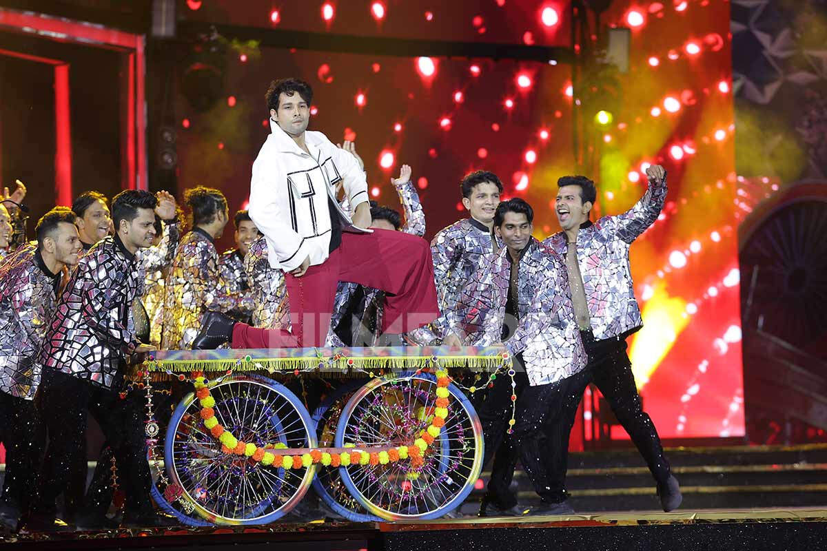 Siddhant Chaturvedi’s Electrifying Tribute Lights Up The 70th Hyundai ...