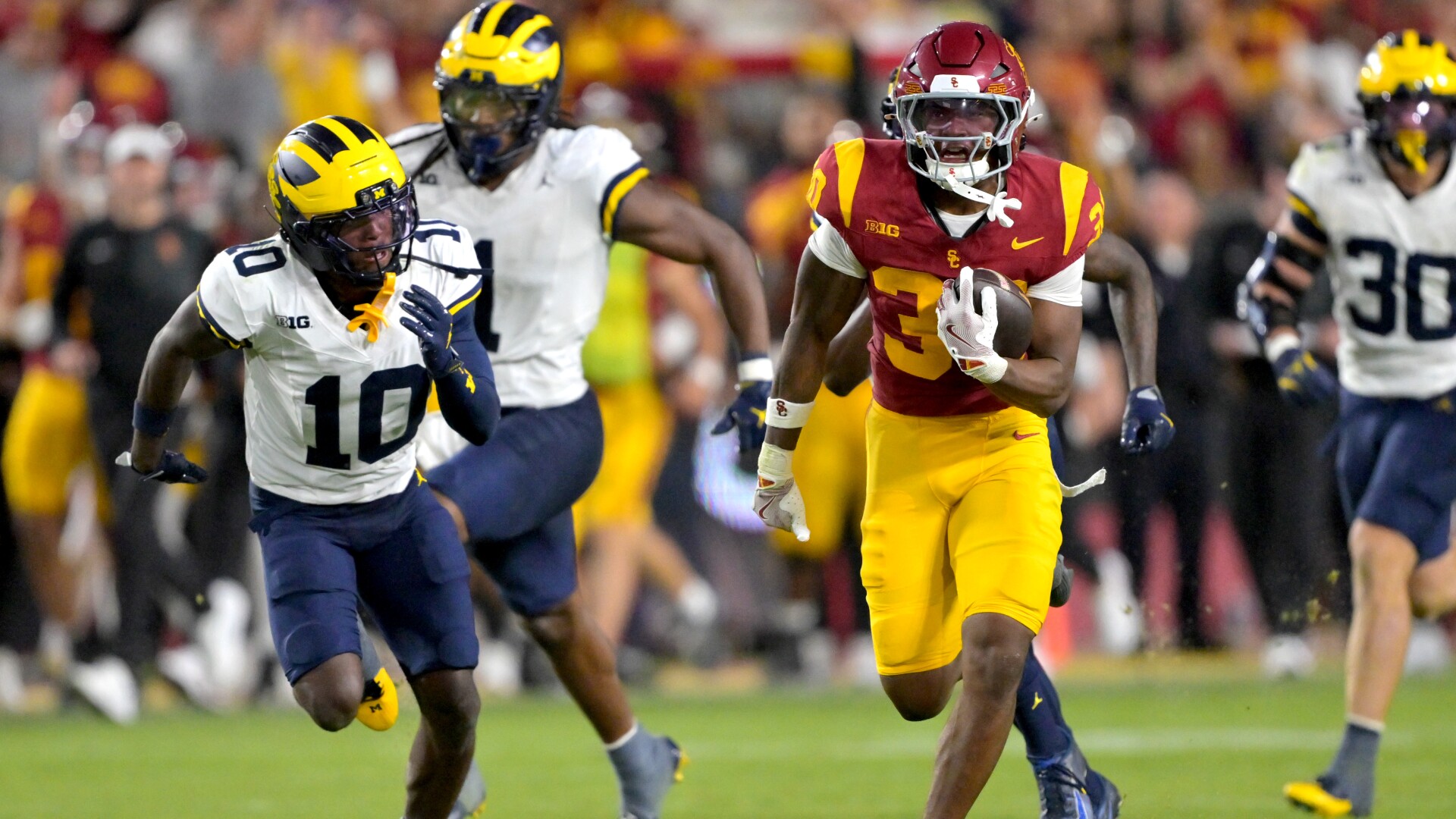 Walk-on RB Miller powers hard-nosed USC to a 31-13 victory over No. 15 ...