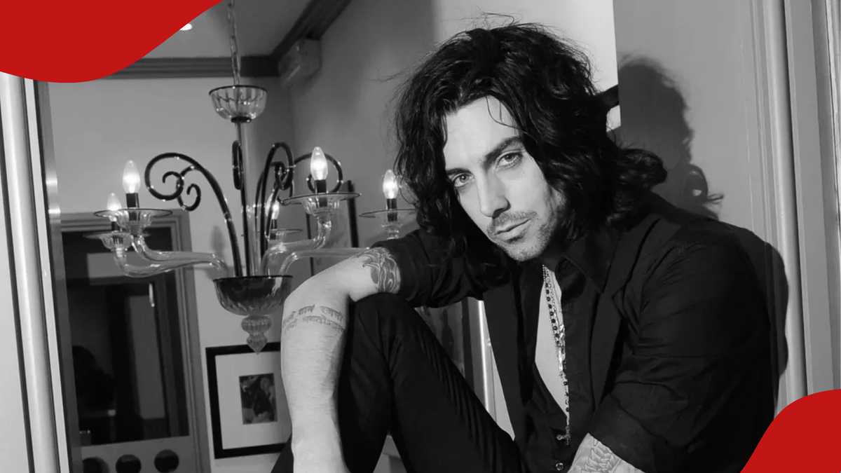 Ian Watkins: Singer serving jail term stabbed to death after inmates ...