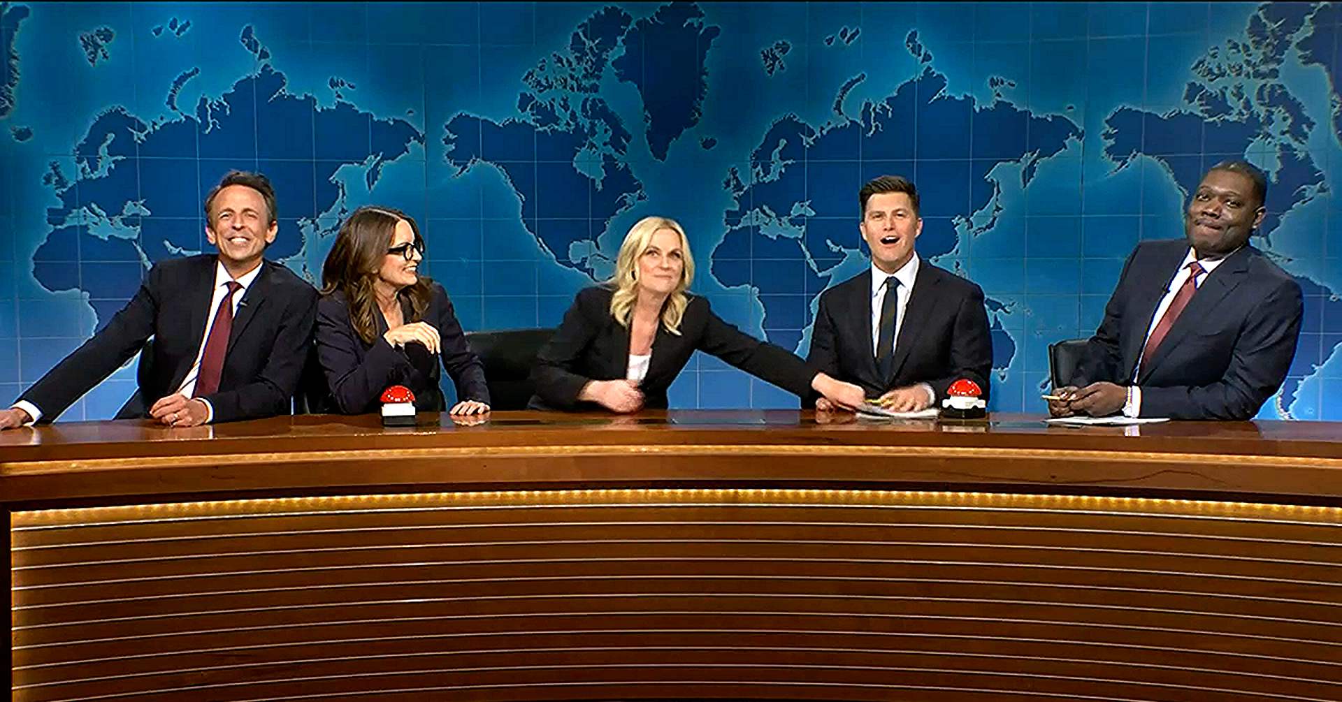 Weekend Update Anchors Have Epic Reunion ‘Joke-Off’ With Amy Poehler ...