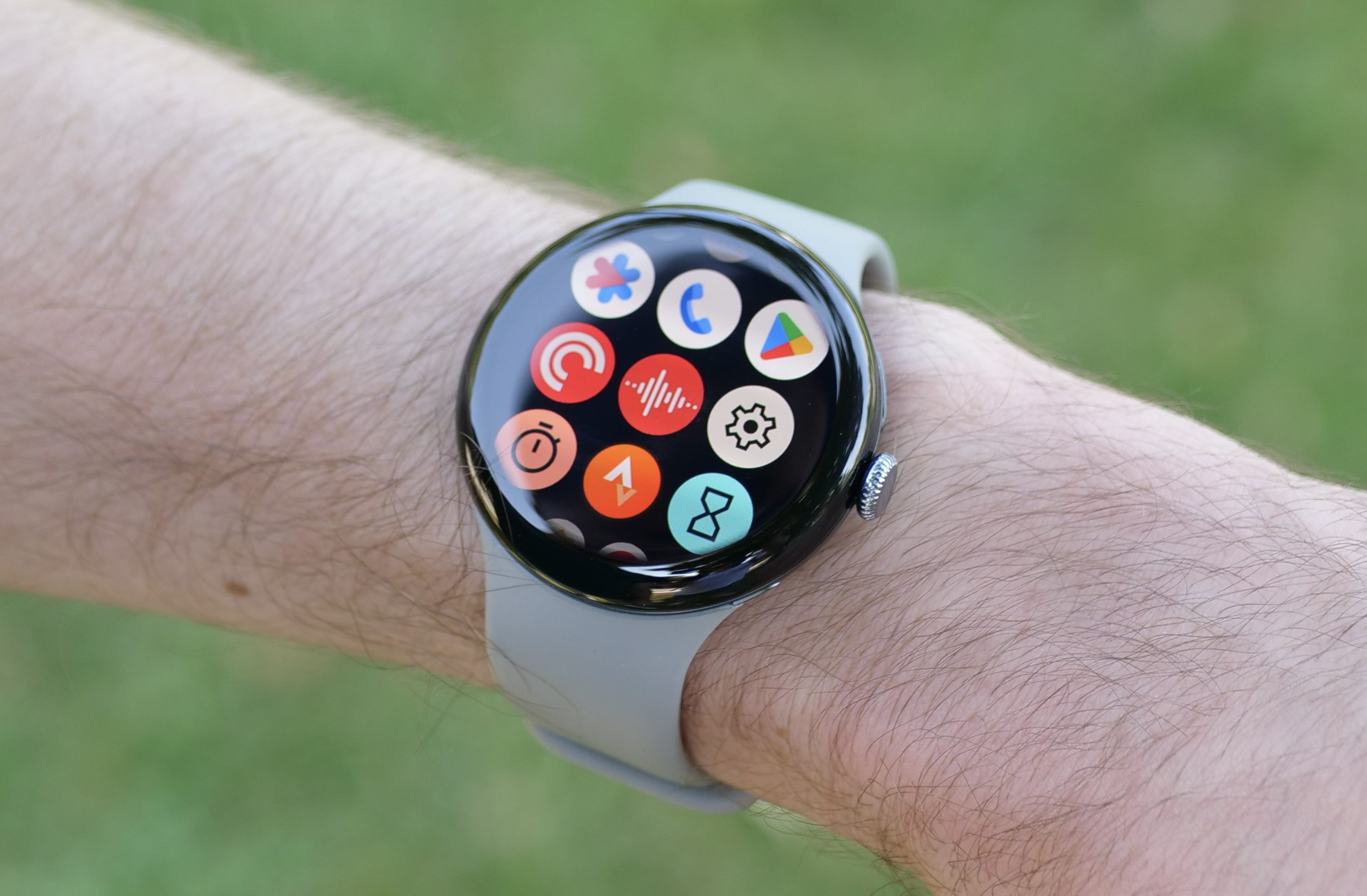 Google brings Wear OS 6 to older Pixel smartwatches