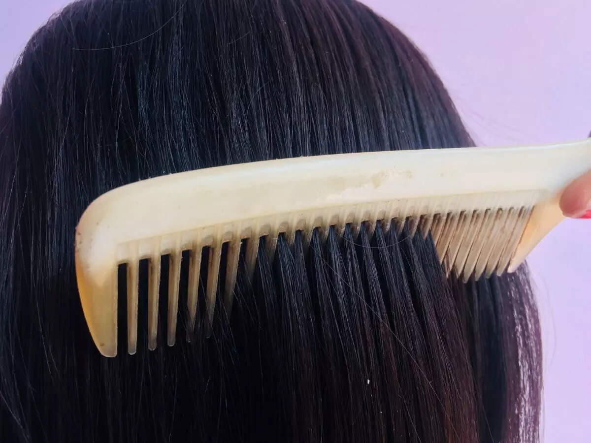 3 benefits of cleaning your comb weekly