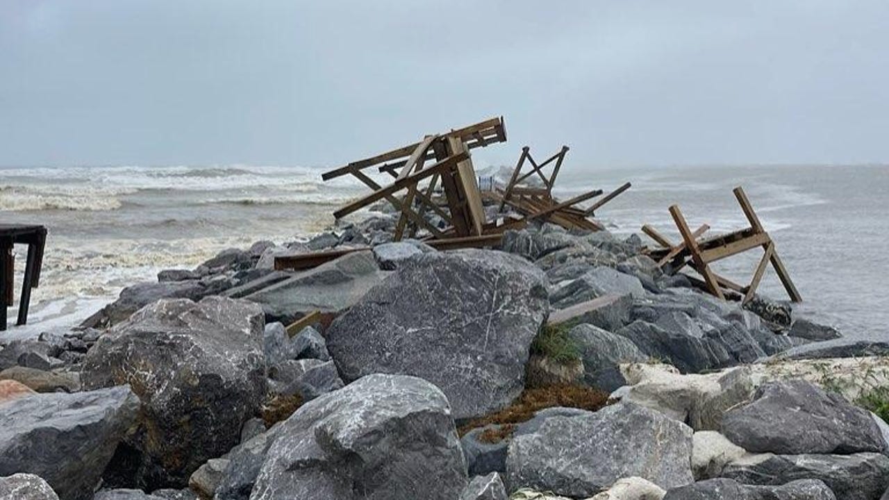 Double red-flags issued along Volusia coast due to hazardous conditions