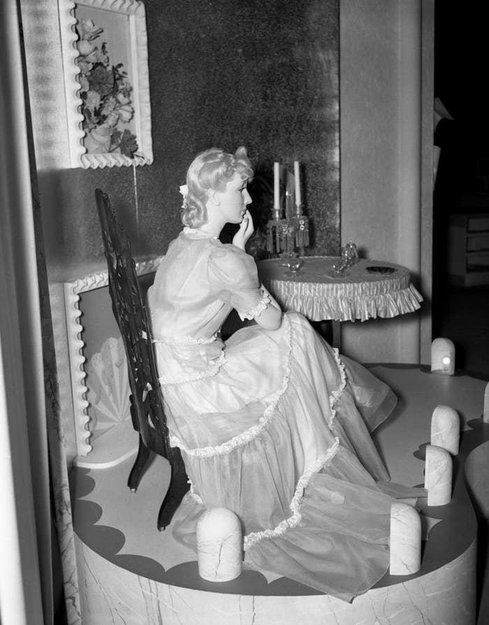 27 Bizarre, Shocking, And Downright Weird Historical Facts I'm Willing ...