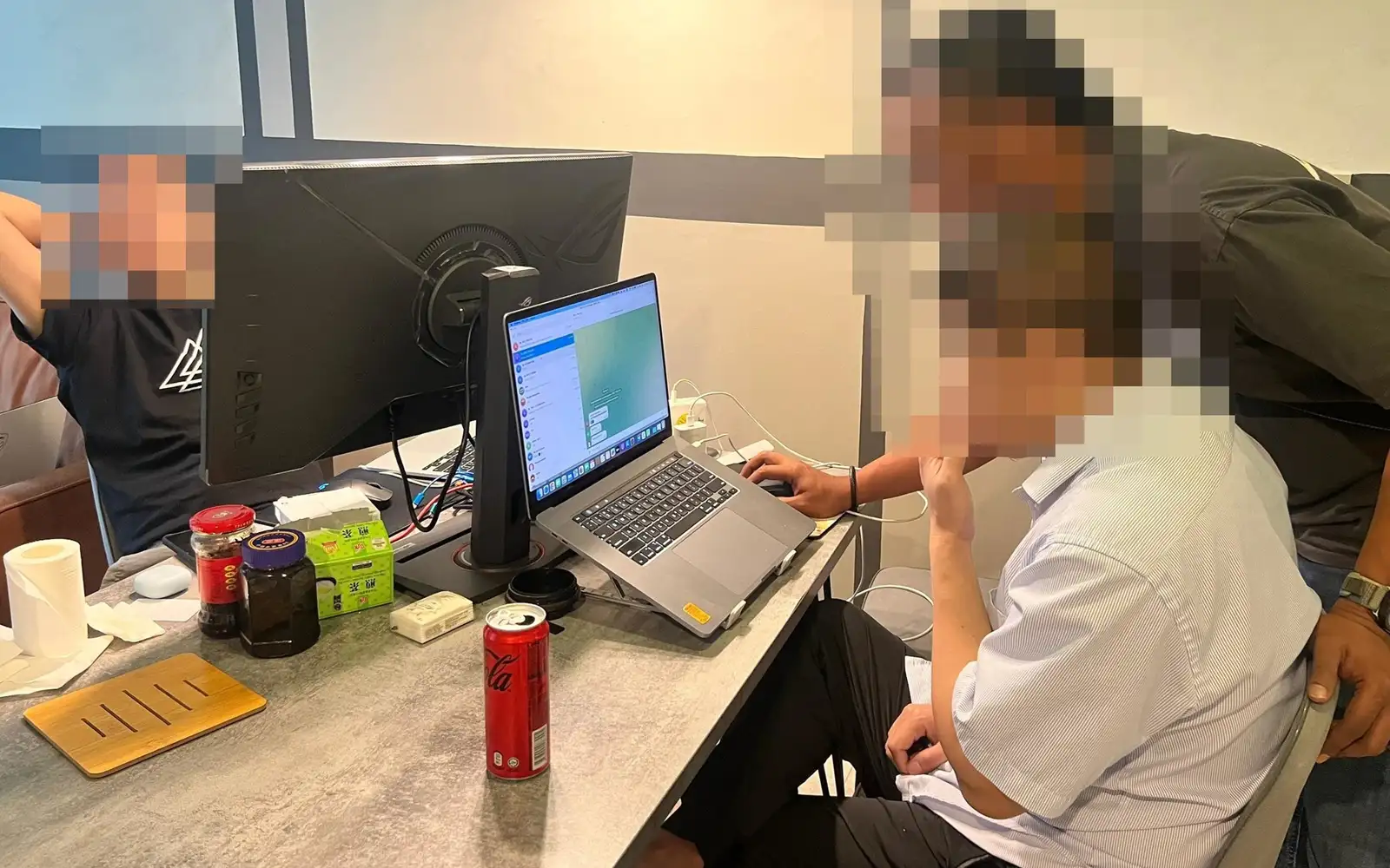 Immigration busts online gambling syndicate, 11 Chinese nationals held