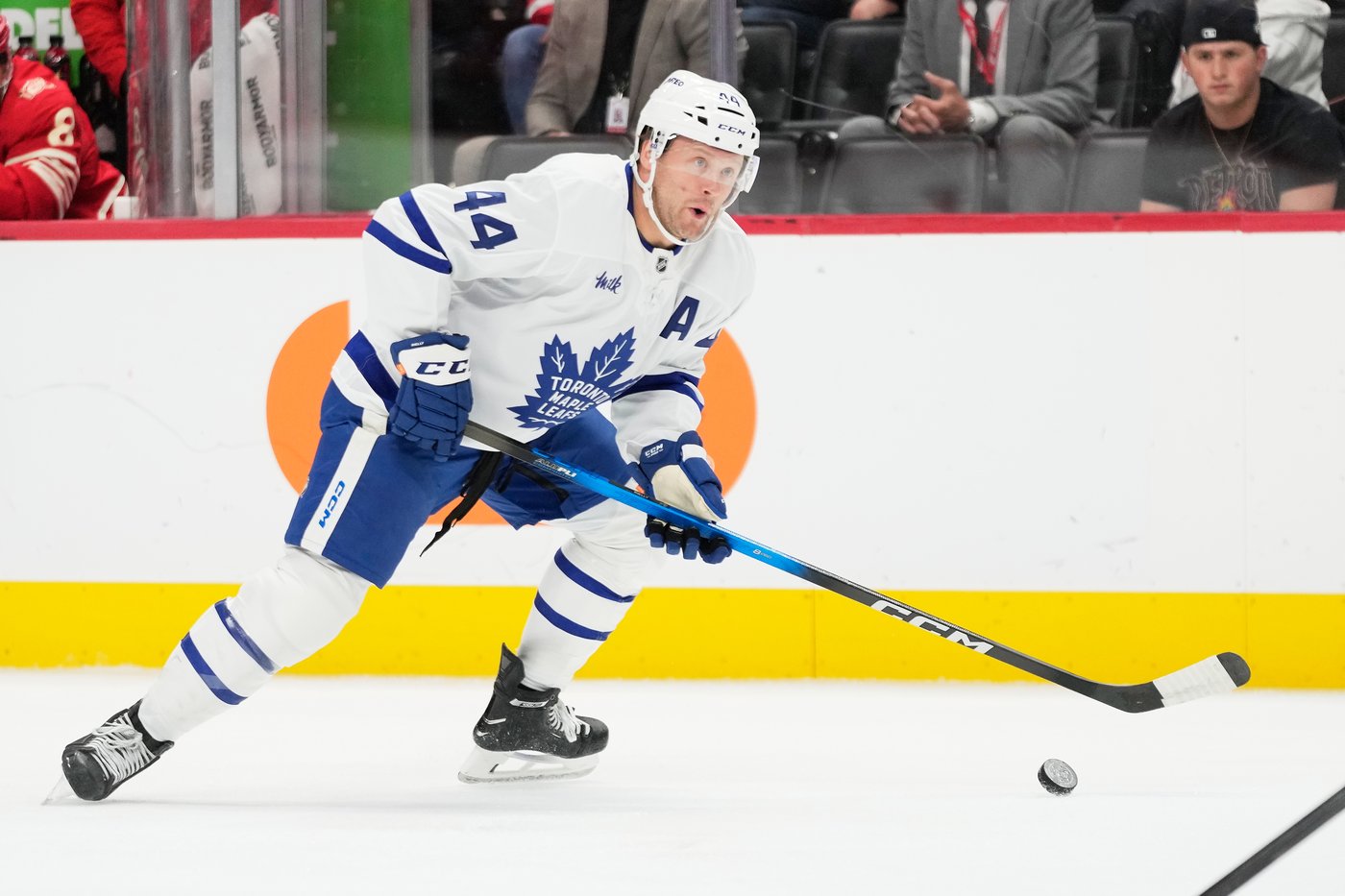 Raymond scores twice as Red Wings beat Maple Leafs 6-3