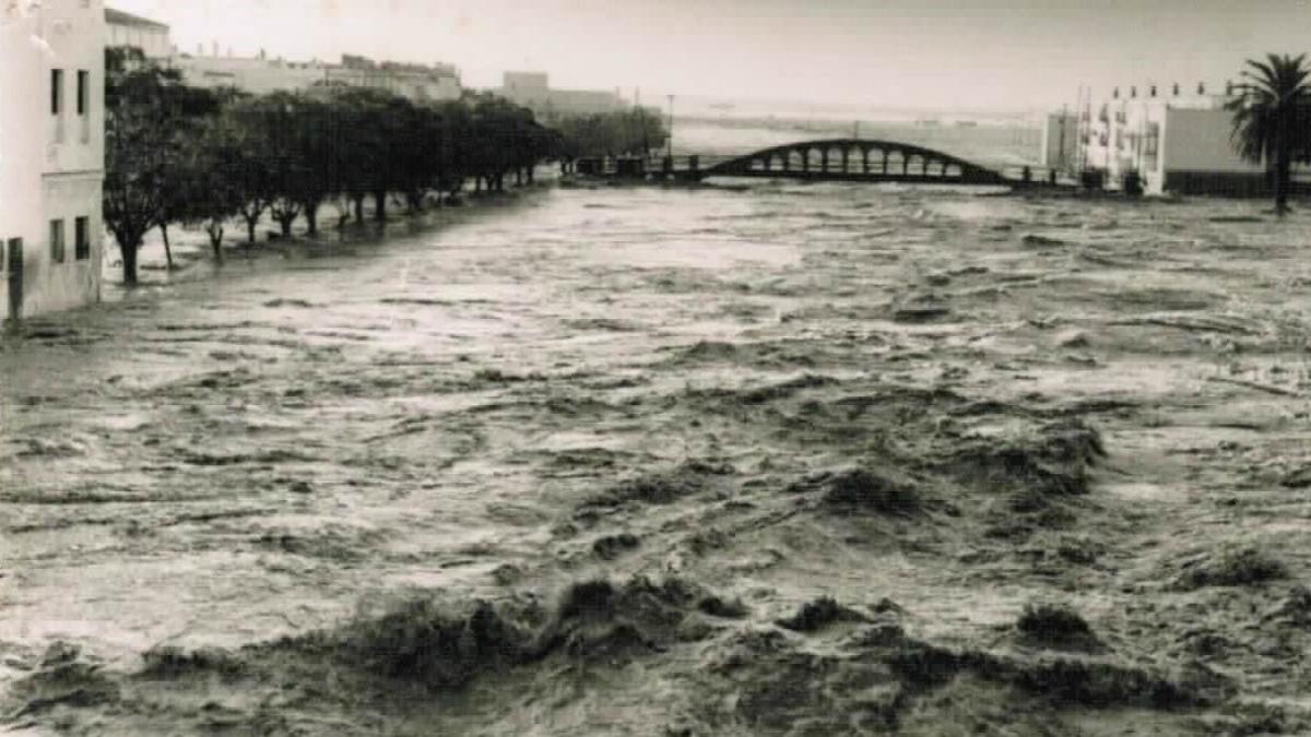 Sesenta años de la riada de Chiclana, la terrible dana que desbordó el ...
