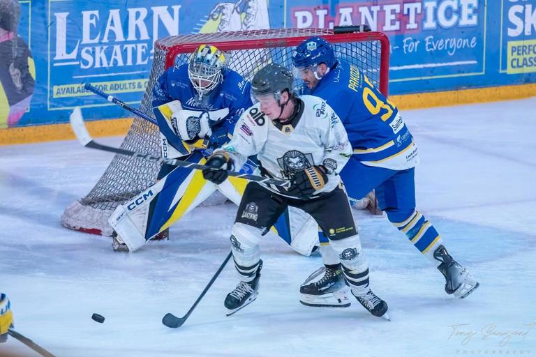 Milton Keynes Lightning 2 Leeds Knights 5: Champions dig deep to rip ...