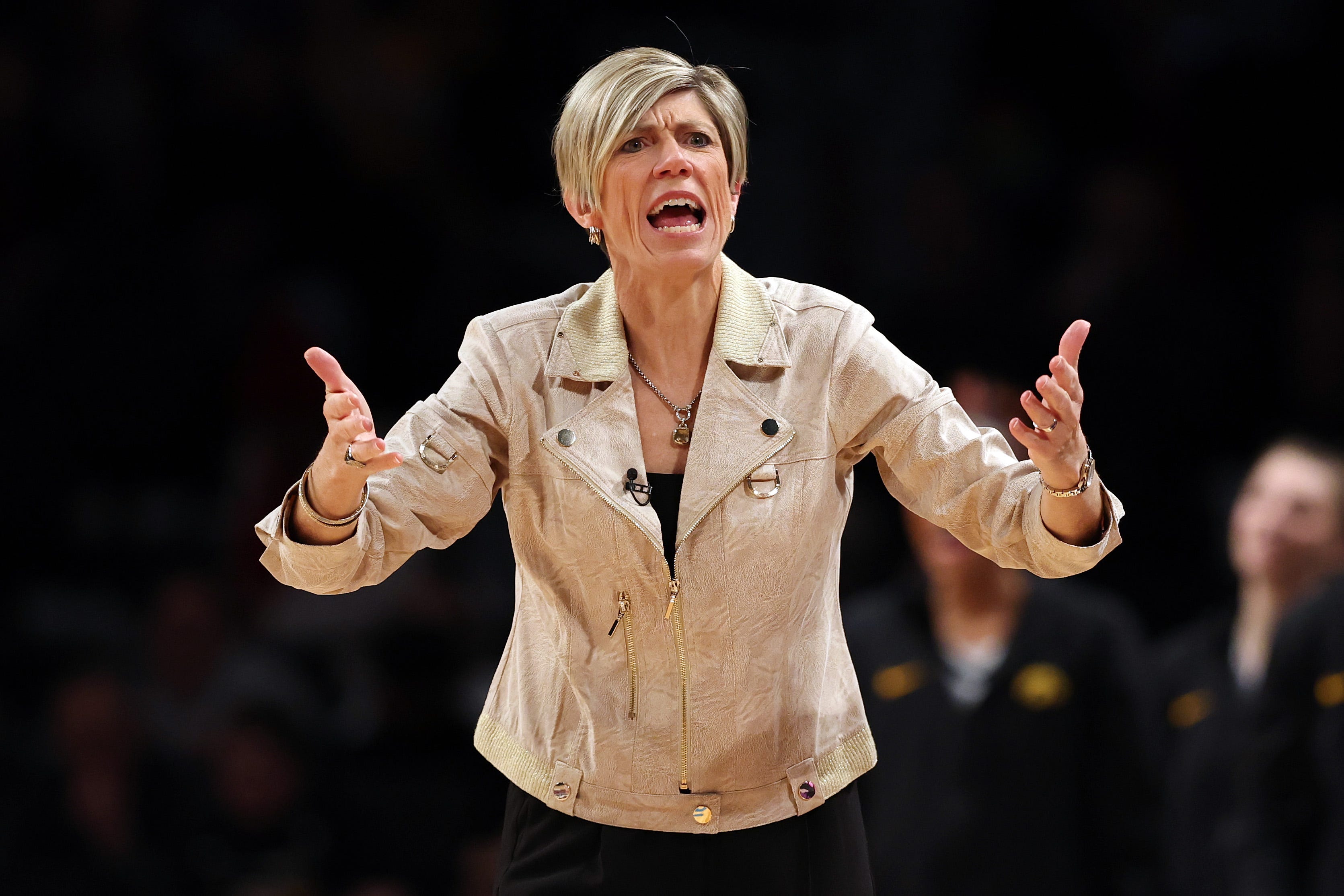 Iowa women's basketball recruiting target commits to SEC school