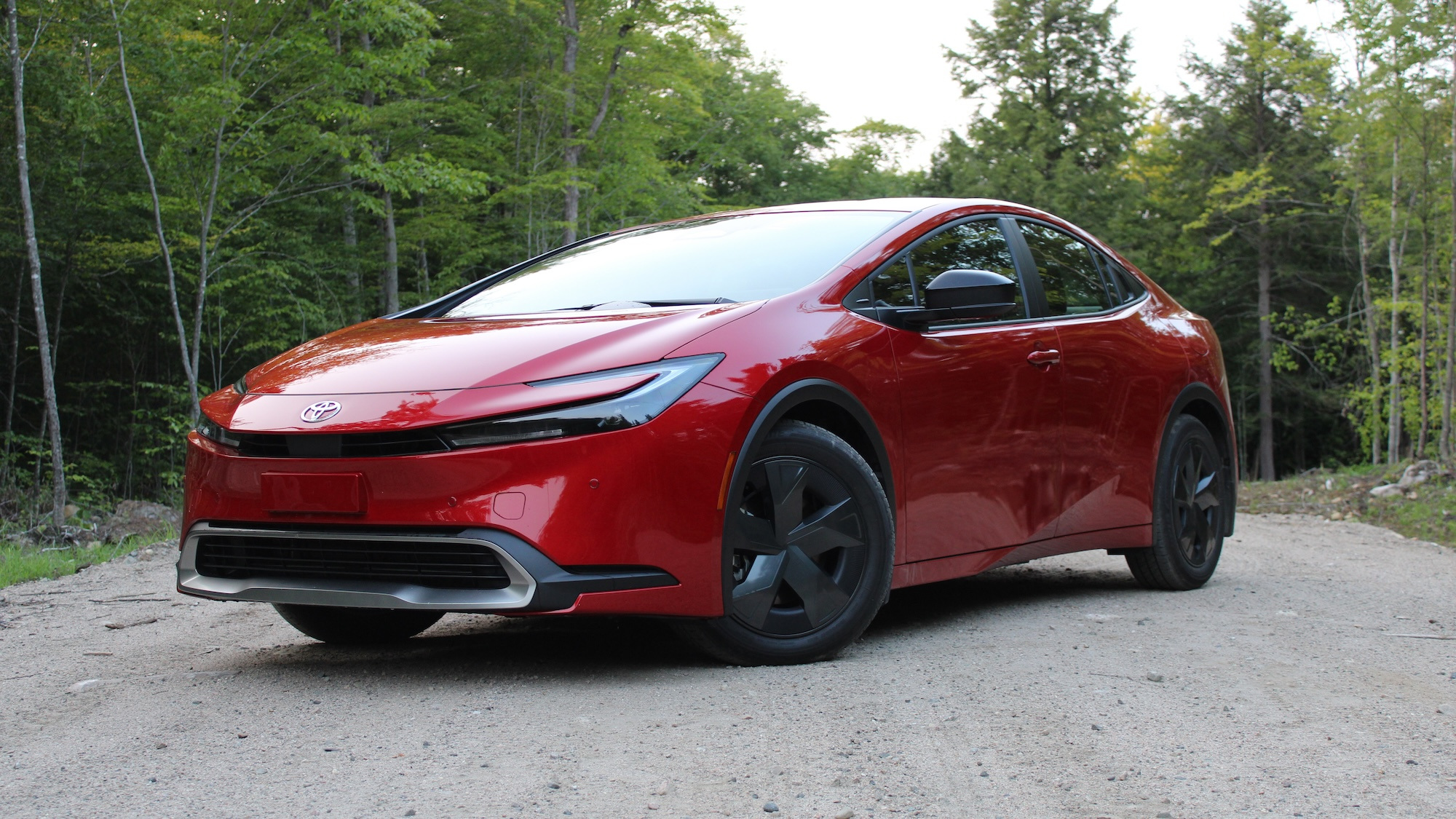 Toyota Prius PHEV SE 2025 : mieux qu’avant, mais avec quelques compromis