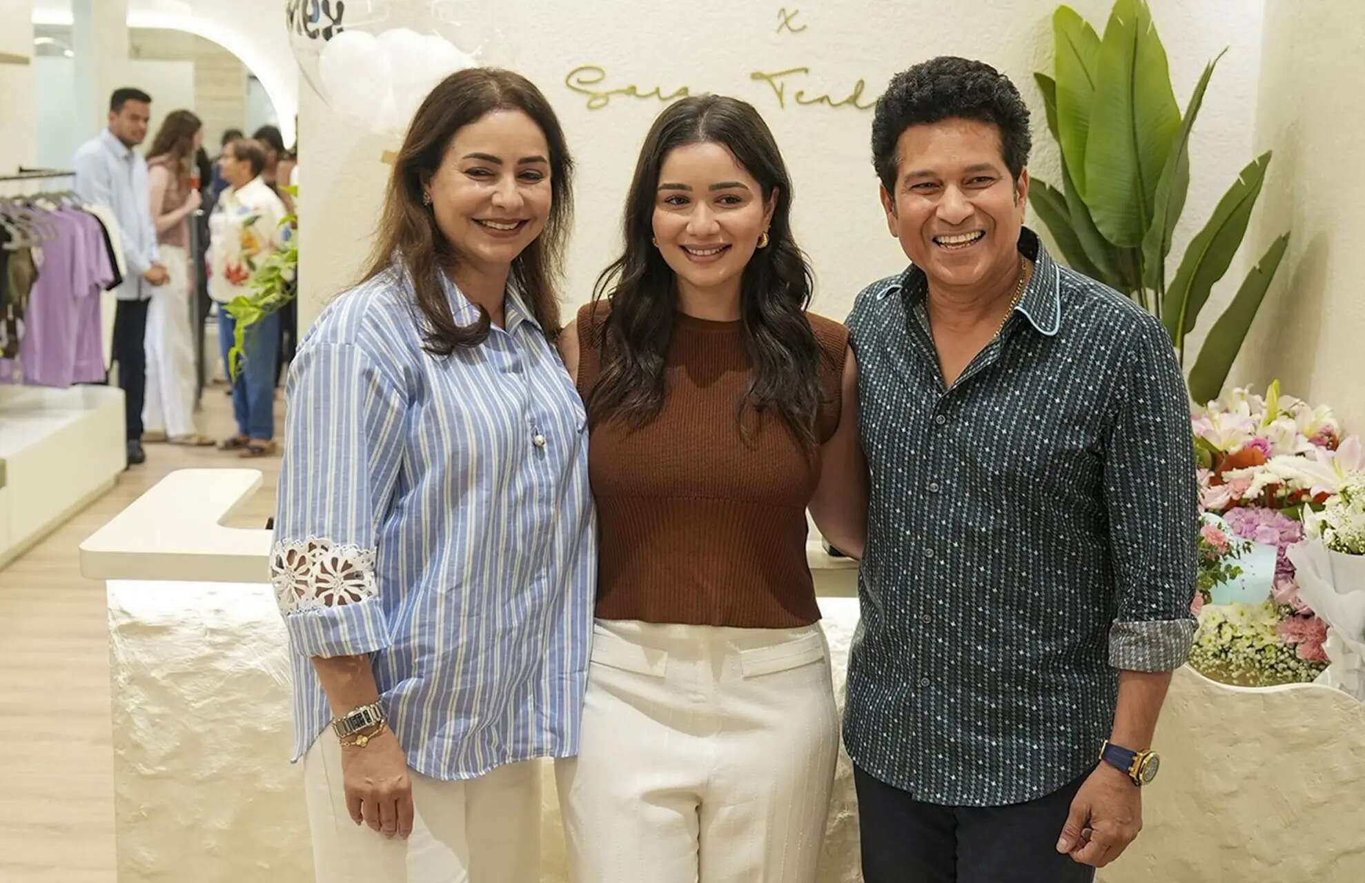 Father Sachin Tendulkar shares rare pics with daughter Sara on her ...