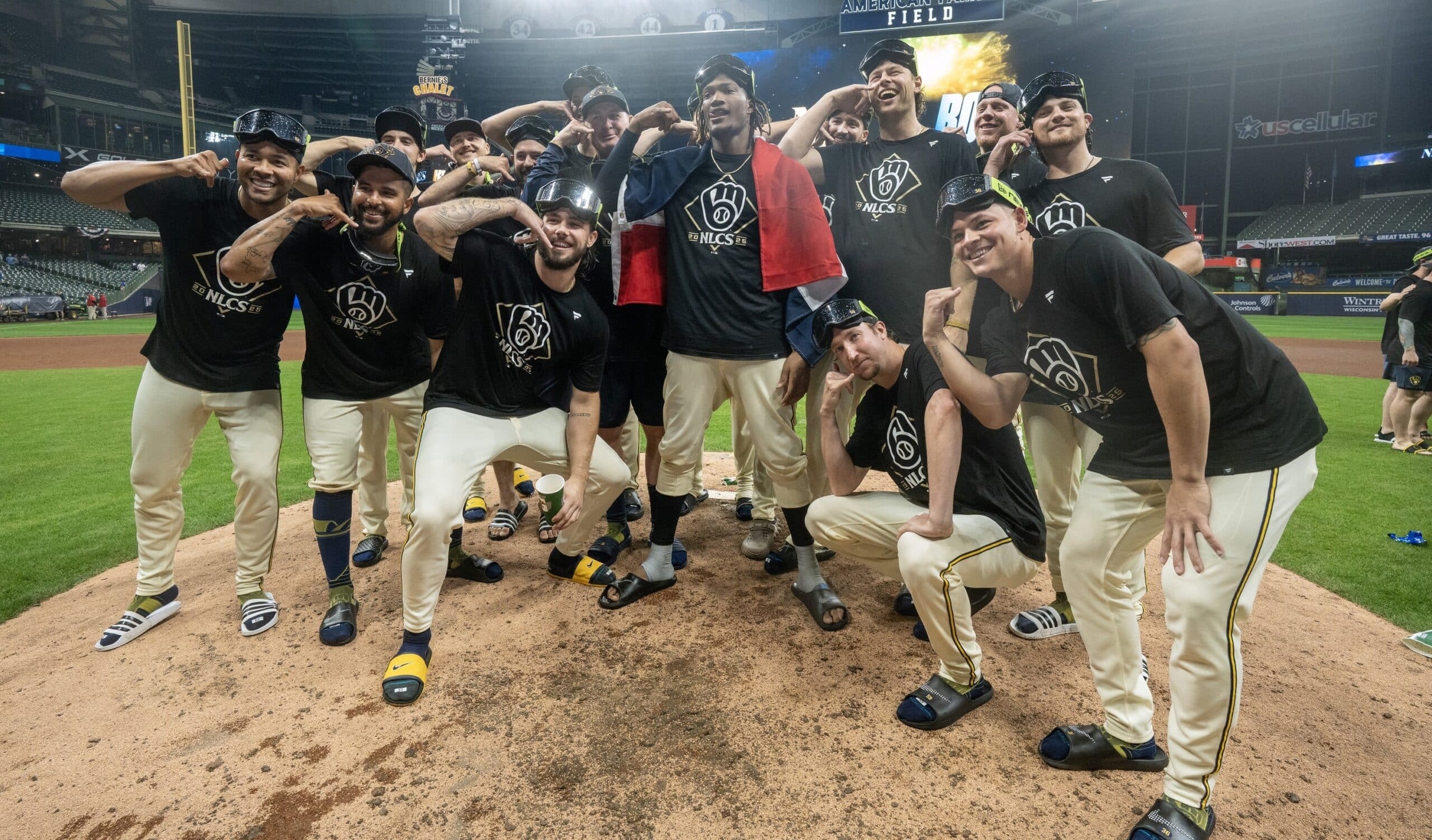 Brewers get strong endorsement from HOF pitcher after NLDS win against Cubs