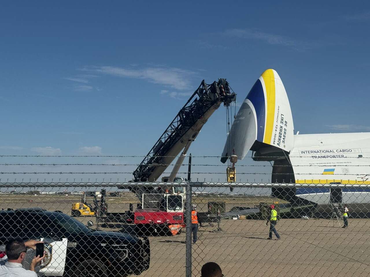 Giant cargo plane picks up satellites in Midland for NASA launch