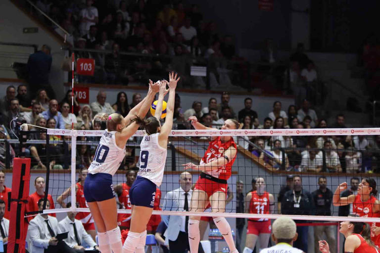 Vodafone Sultanlar Ligi: Aras Spor: 1 - Fenerbahçe Medicana: 3