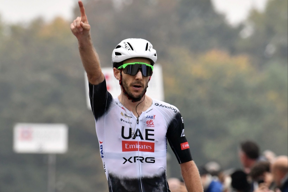 Giro d’Italia 2026, ecco gli 8 della UAE: con Adam Yates ci sono Jay ...