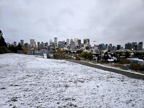 Calgary's first snowfall this fall makes for rude Thanksgiving awakening