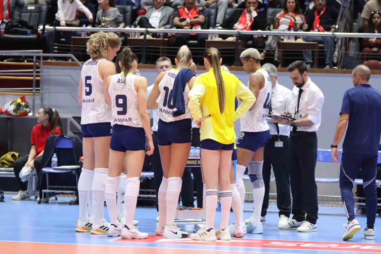 Vodafone Sultanlar Ligi: Aras Spor: 1 - Fenerbahçe Medicana: 3