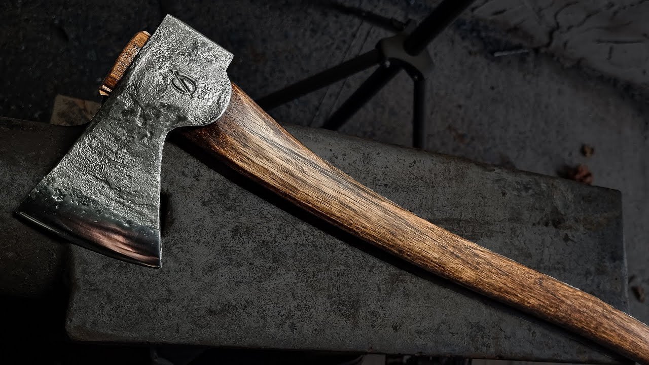 Blacksmithing - forging the "Emtervik" axe (forest axe)