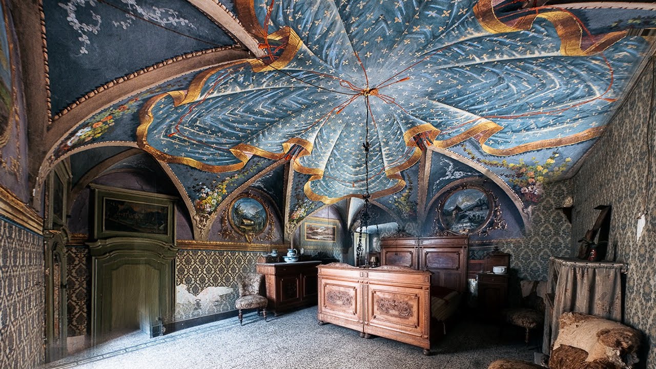 I discovered a real-life fairy tale mansion 🏰