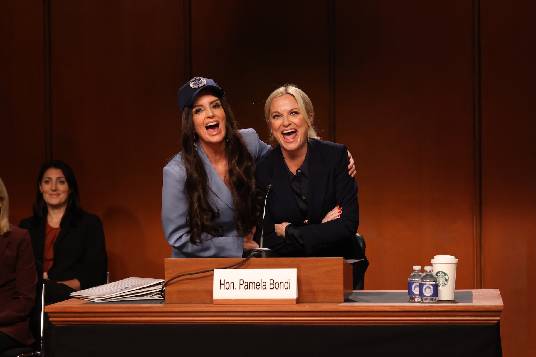 Amy Poehler & Tina Fey Teamed Up as Pam Bondi and Kristi Noem in SNL's ...