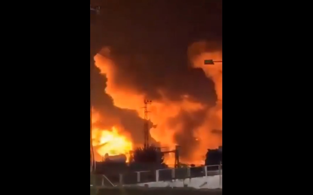 Pakistan, Afghan forces exchange heavy fire near border