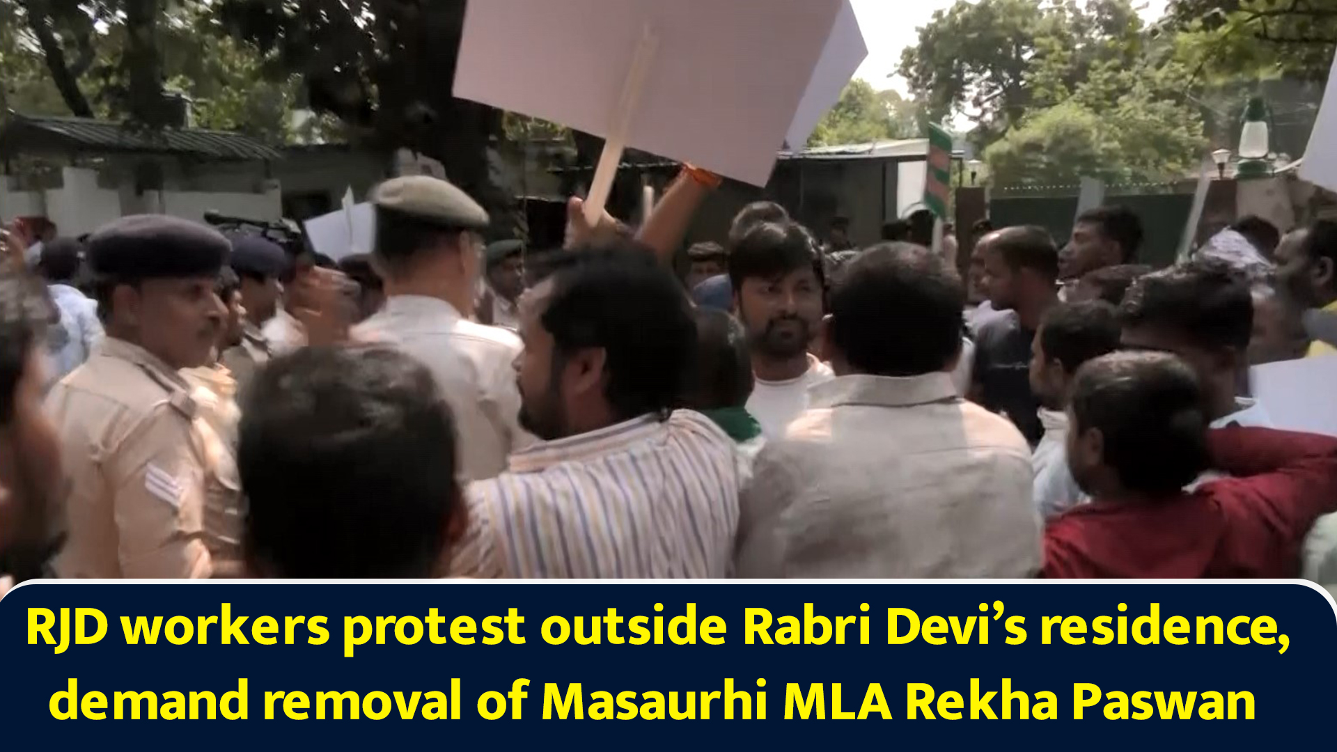 RJD workers protest outside Rabri Devi’s residence, demand removal of ...