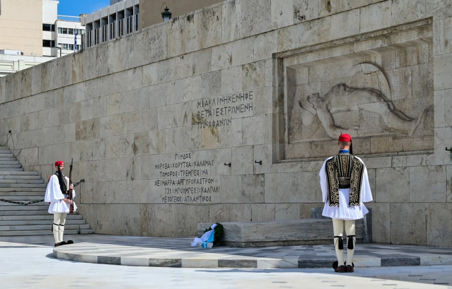 Αντ. Λιάκος: Το μνημείο του Αγνώστου Στρατιώτη είναι εθνικό, όχι ...