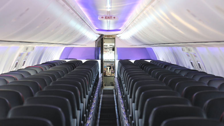 This Is Why Pilots Leave Their Cockpit Doors Open Before Takeoff