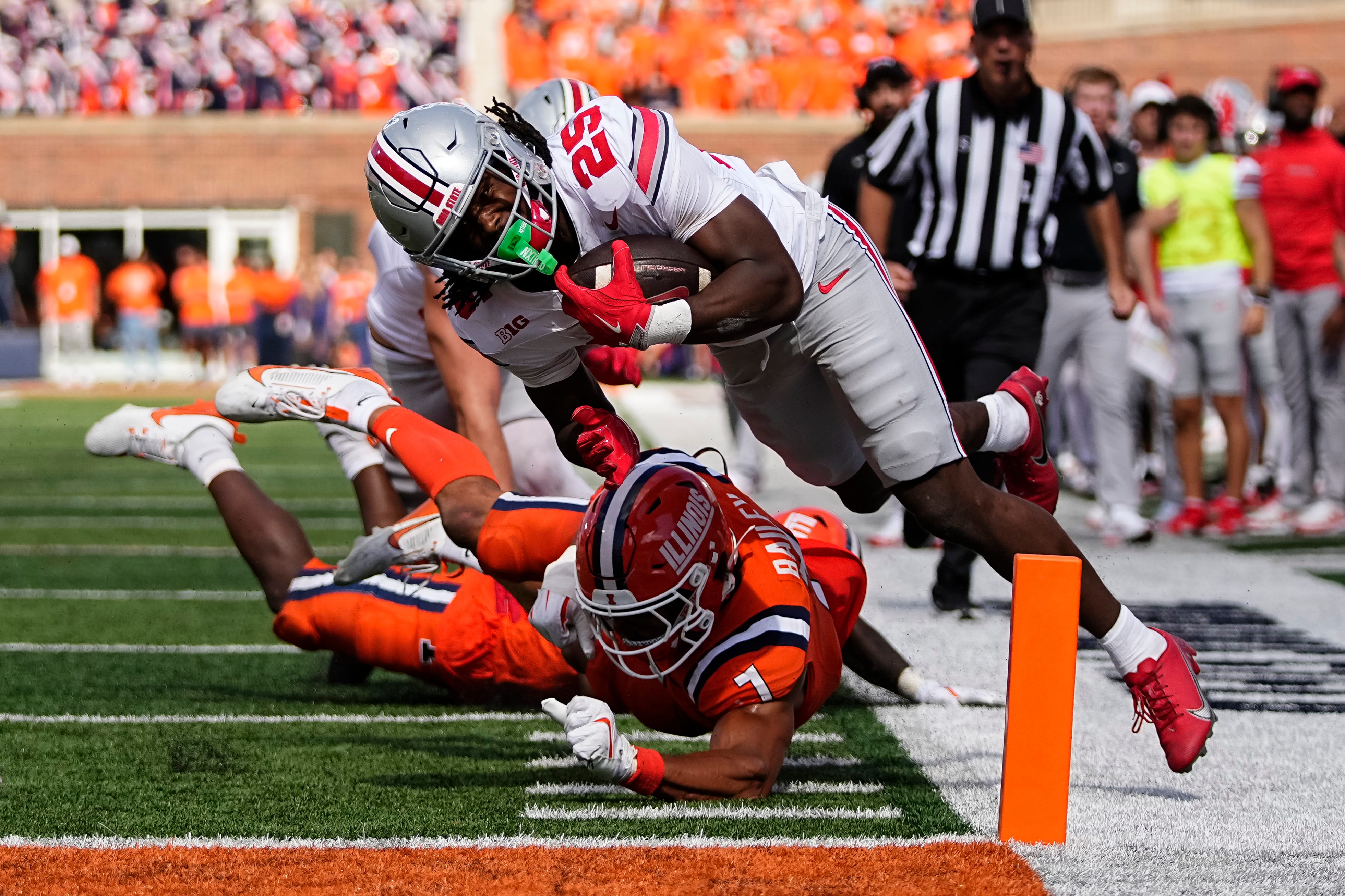 Is Ohio State freshman RB Bo Jackson related to Auburn legend Bo Jackson?