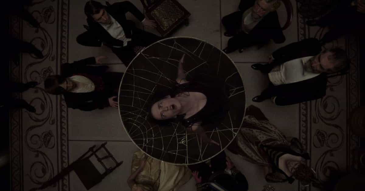 Creepy photos from séances around the world