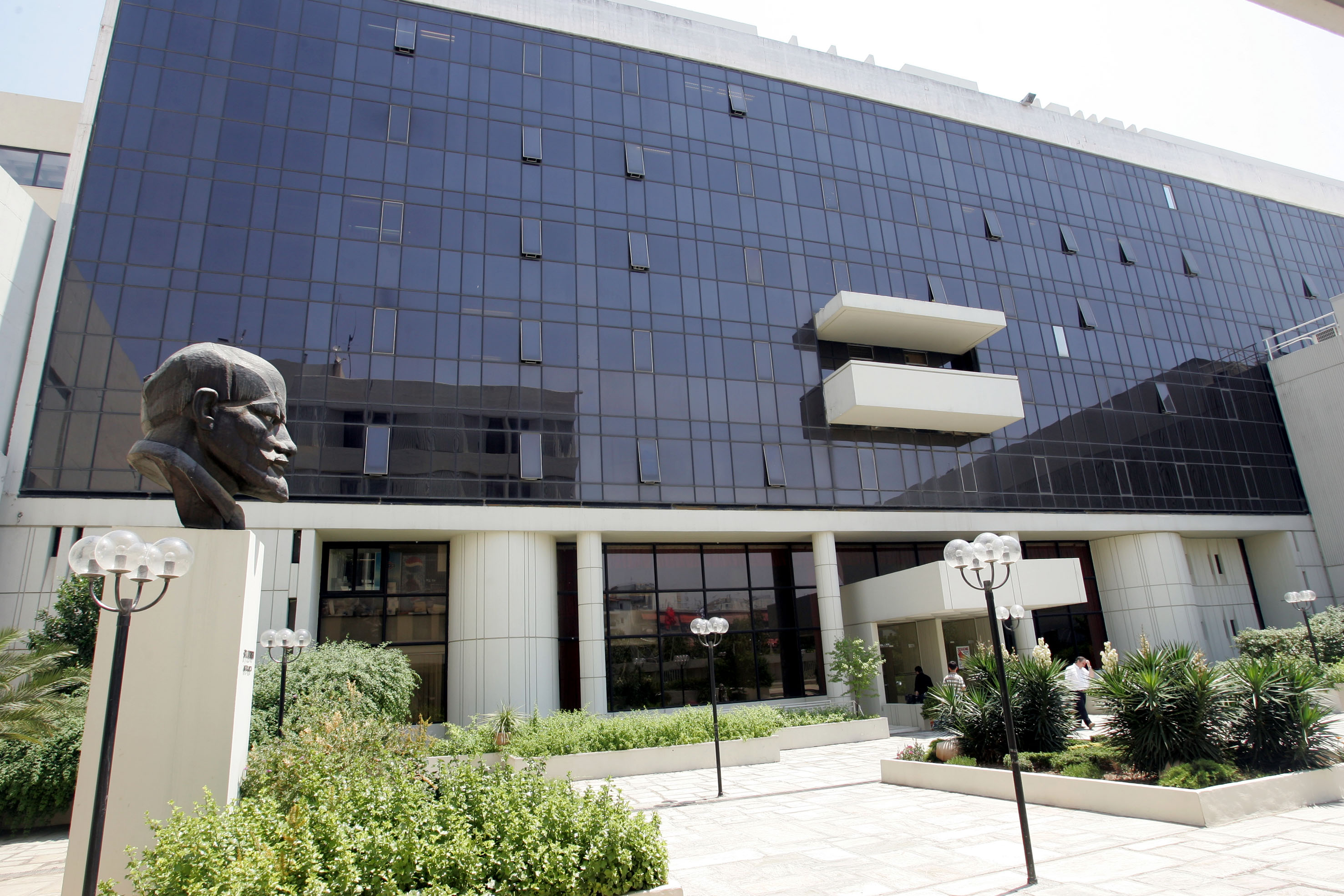 Ευθείες αιχμές από το ΚΚΕ προς τον Κυρ. Μητσοτάκη για την ανάρτησή του ...