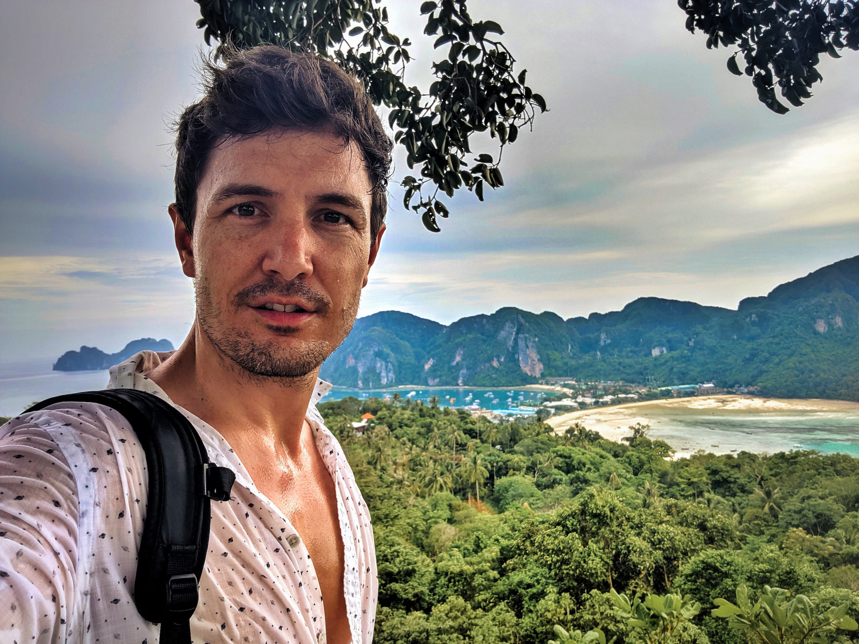 High-earning men are ditching dating apps for $25,000 matchmakers ...