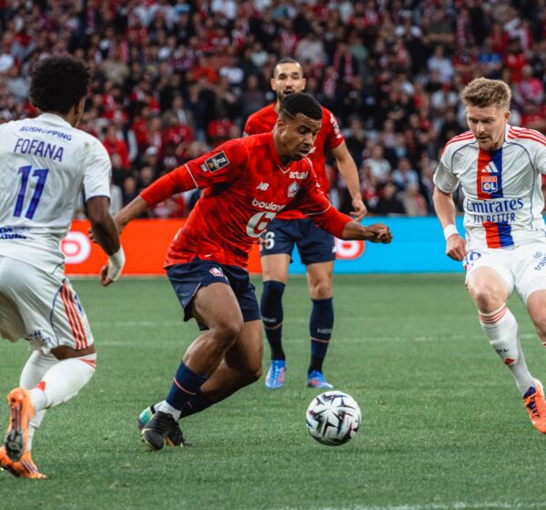 LOSC : Hamza Igamane aperçu en béquilles avec son club formateur