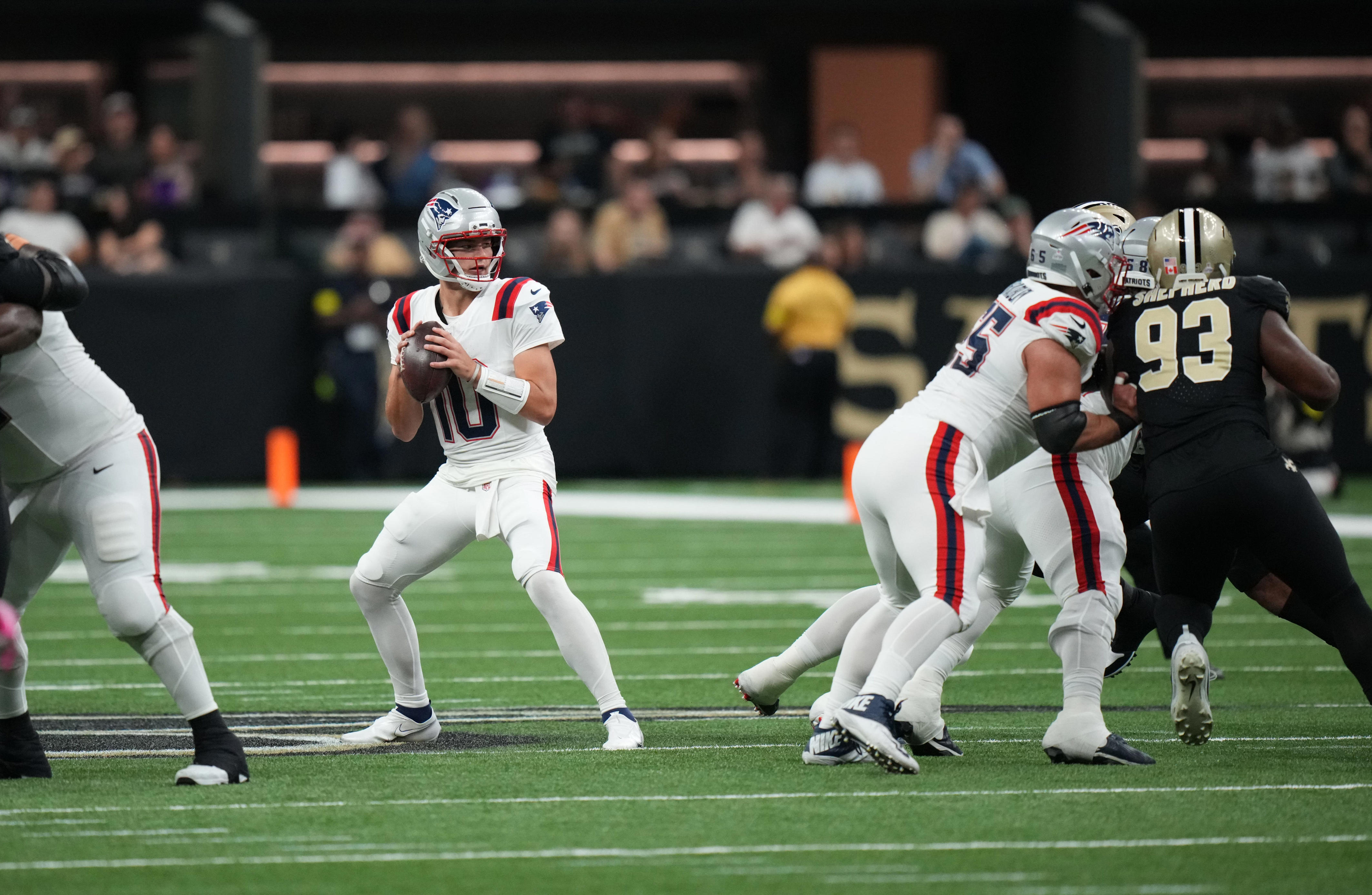 WATCH: Patriots QB Drake Maye connects on 53-yard TD pass vs. Saints