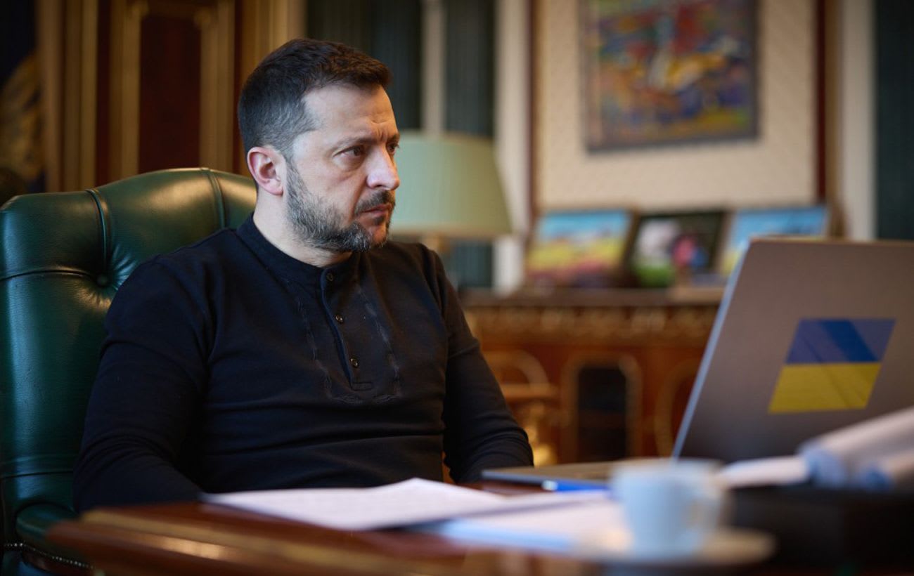 Zelenskyy and Macron hold call on Ukraine's air defense needs amid ...